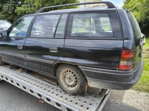Melns Opel Astra 1992 Daugavpils, ar dzinēja tilpumu 1.70 L un nobraukumu 221 tūkst. km par 1000 €, foto 5 vietnē AUTOMOTO.COM.LV
