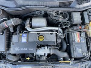 Melns Opel Astra 2003 Alīta, ar dzinēja tilpumu 2.00 L un nobraukumu 294 tūkst. km par 570 €, foto 14 vietnē AUTOMOTO.COM.LV