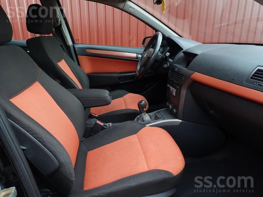 Melns Opel Astra 2004 Liepāja, ar dzinēja tilpumu 1.90 L un nobraukumu 326 tūkst. km par 700 €, foto 6 vietnē AUTOMOTO.COM.LV
