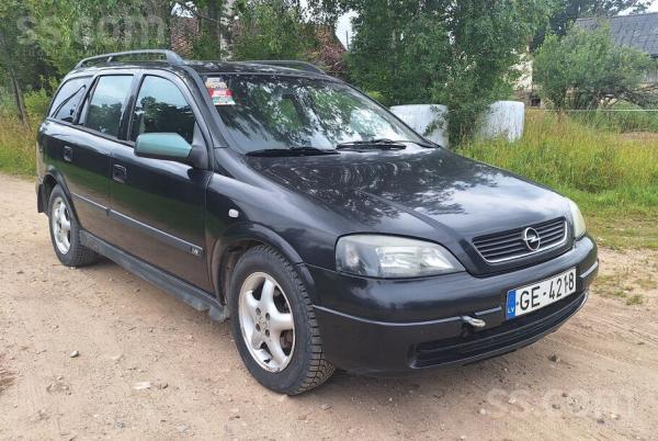 Black Opel Astra 2004 in Cesis, with an engine capacity of 1.70 L and mileage of 348 thousand km for 400 €, photo 1 on AUTOMOTO.COM.LV