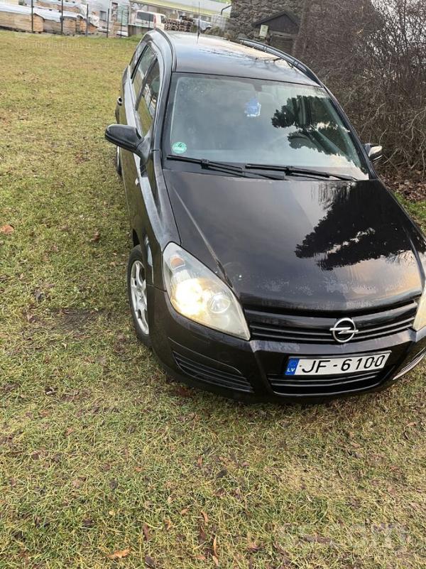 Melns Opel Astra 2005 Dobele, ar dzinēja tilpumu 1.90 L un nobraukumu 317 tūkst. km par 700 €, foto 1 vietnē AUTOMOTO.COM.LV