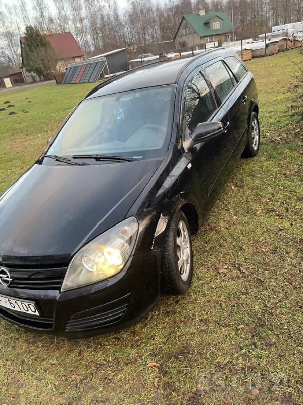 Melns Opel Astra 2005 Dobele, ar dzinēja tilpumu 1.90 L un nobraukumu 317 tūkst. km par 700 €, foto 2 vietnē AUTOMOTO.COM.LV