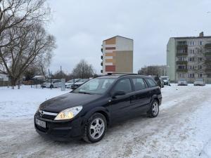 Black Opel Astra 2005 in Ventspils, with an engine capacity of 1.70 L and mileage of 275 thousand km for 1700 €, photo  on AUTOMOTO.COM.LV