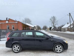 Black Opel Astra 2005 in Ventspils, with an engine capacity of 1.70 L and mileage of 275 thousand km for 1700 €, photo 7 on AUTOMOTO.COM.LV