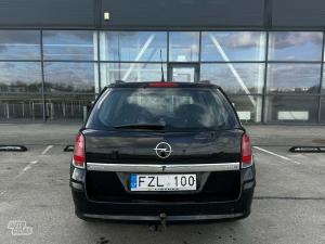 Black Opel Astra 2005 in Panevezys, with an engine capacity of 1.70 L and mileage of 343 thousand km for 840 €, photo 11 on AUTOMOTO.COM.LV