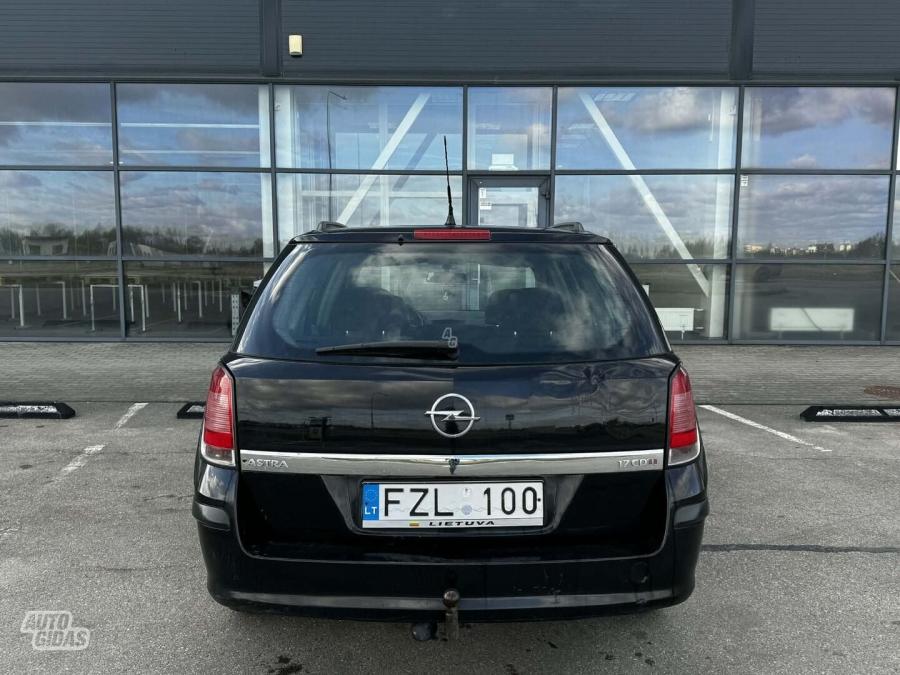 Black Opel Astra 2005 in Panevezys, with an engine capacity of 1.70 L and mileage of 343 thousand km for 840 €, photo 11 on AUTOMOTO.COM.LV