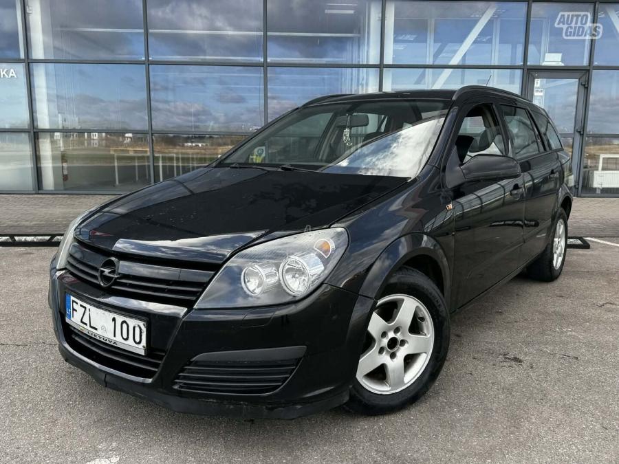 Black Opel Astra 2005 in Panevezys, with an engine capacity of 1.70 L and mileage of 343 thousand km for 790 €, photo 1 on AUTOMOTO.COM.LV
