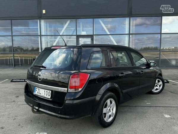 Black Opel Astra 2005 in Panevezys, with an engine capacity of 1.70 L and mileage of 343 thousand km for 790 €, photo 9 on AUTOMOTO.COM.LV