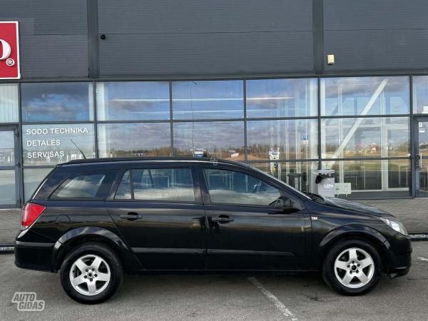 Black Opel Astra 2005 in Panevezys, with an engine capacity of 1.70 L and mileage of 344 thousand km for 790 €, photo 7 on AUTOMOTO.COM.LV