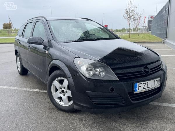 Black Opel Astra 2005 in Panevezys, with an engine capacity of 1.70 L and mileage of 343 thousand km for 699 €, photo 5 on AUTOMOTO.COM.LV