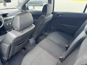Melns Opel Astra 2005 Panevēža, ar dzinēja tilpumu 1.70 L un nobraukumu 343 tūkst. km par 699 €, foto 14 vietnē AUTOMOTO.COM.LV