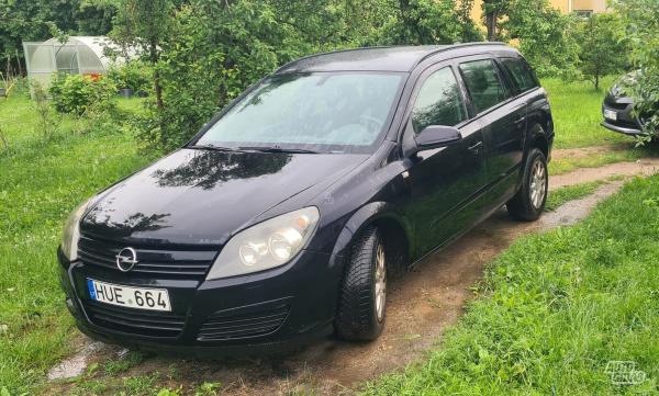 Black Opel Astra 2005 in Kaunas, with an engine capacity of 1.70 L and mileage of 267 thousand km for 1050 €, photo 1 on AUTOMOTO.COM.LV