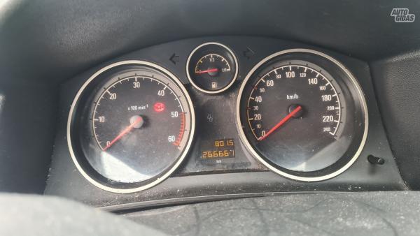 Black Opel Astra 2005 in Kaunas, with an engine capacity of 1.70 L and mileage of 267 thousand km for 1050 €, photo 9 on AUTOMOTO.COM.LV