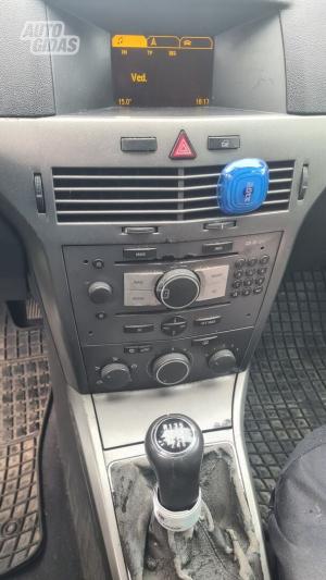 Melns Opel Astra 2005 Kauņa, ar dzinēja tilpumu 1.70 L un nobraukumu 267 tūkst. km par 1050 €, foto 12 vietnē AUTOMOTO.COM.LV