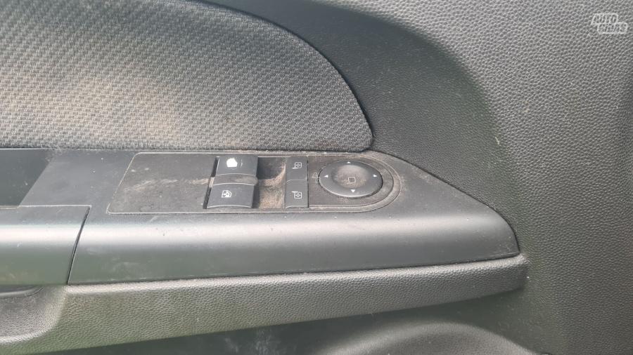 Melns Opel Astra 2005 Kauņa, ar dzinēja tilpumu 1.70 L un nobraukumu 267 tūkst. km par 1050 €, foto 13 vietnē AUTOMOTO.COM.LV