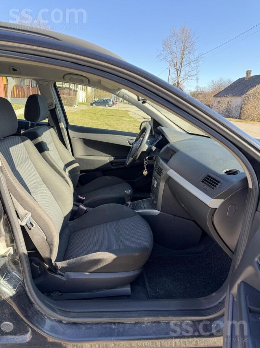 Melns Opel Astra 2005 Ventspils, ar dzinēja tilpumu 1.70 L un nobraukumu 275 tūkst. km par 1700 €, foto 12 vietnē AUTOMOTO.COM.LV
