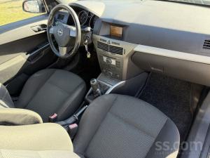 Melns Opel Astra 2005 Ventspils, ar dzinēja tilpumu 1.70 L un nobraukumu 275 tūkst. km par 1700 €, foto 13 vietnē AUTOMOTO.COM.LV