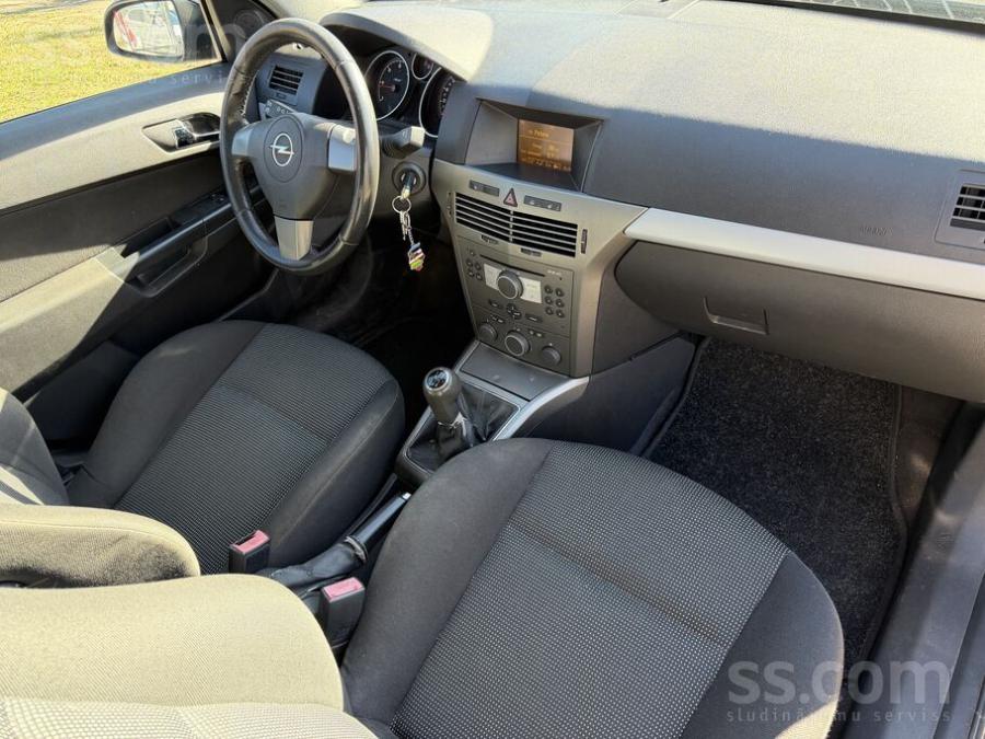 Melns Opel Astra 2005 Ventspils, ar dzinēja tilpumu 1.70 L un nobraukumu 275 tūkst. km par 1700 €, foto 13 vietnē AUTOMOTO.COM.LV