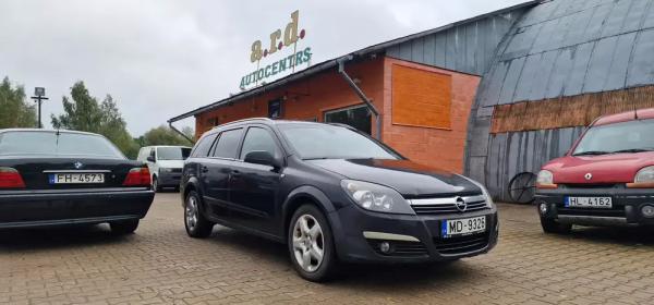 Melns Opel Astra 2005 Valmiera, ar dzinēja tilpumu 1.90 L un nobraukumu 327 tūkst. km par 1250 €, foto 1 vietnē AUTOMOTO.COM.LV