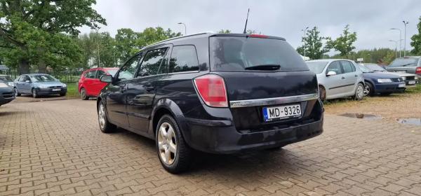 Melns Opel Astra 2005 Valmiera, ar dzinēja tilpumu 1.90 L un nobraukumu 327 tūkst. km par 1250 €, foto 4 vietnē AUTOMOTO.COM.LV