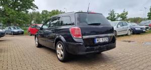 Black Opel Astra 2005 in Valmiera, with an engine capacity of 1.90 L and mileage of 327 thousand km for 1250 €, photo 5 on AUTOMOTO.COM.LV