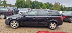 Black Opel Astra 2005 in Valmiera, with an engine capacity of 1.90 L and mileage of 327 thousand km for 1250 €, photo 6 on AUTOMOTO.COM.LV