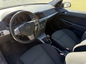 Melns Opel Astra 2005 Ventspils, ar dzinēja tilpumu 1.70 L un nobraukumu 275 tūkst. km par 1700 €, foto 9 vietnē AUTOMOTO.COM.LV