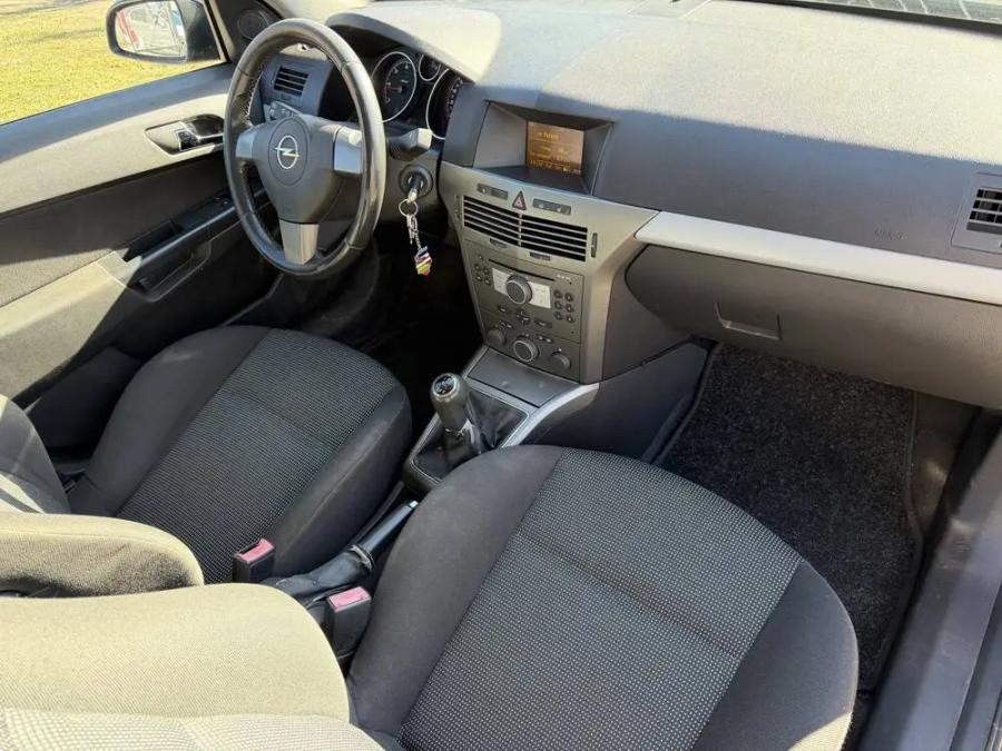 Melns Opel Astra 2005 Ventspils, ar dzinēja tilpumu 1.70 L un nobraukumu 275 tūkst. km par 1700 €, foto 13 vietnē AUTOMOTO.COM.LV