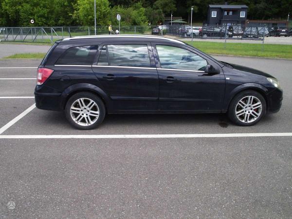 Melns Opel Astra 2005 Kauņa, ar dzinēja tilpumu 1.91 L un nobraukumu 246 tūkst. km par 1150 €, foto 3 vietnē AUTOMOTO.COM.LV