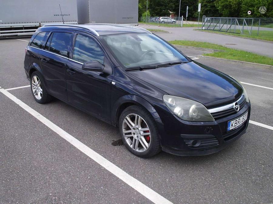 Black Opel Astra 2005 in Kaunas, with an engine capacity of 1.91 L and mileage of 246 thousand km for 1150 €, photo 7 on AUTOMOTO.COM.LV