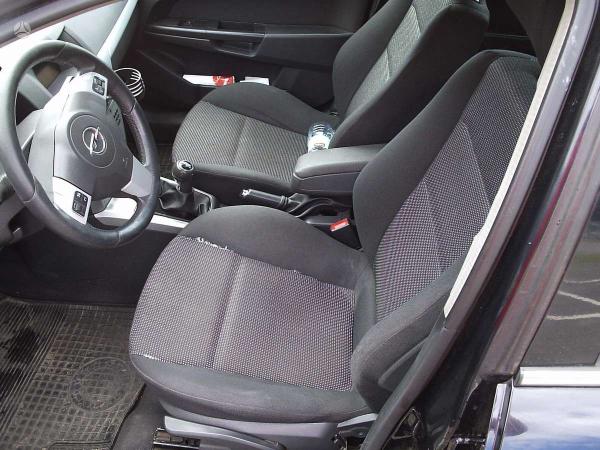 Melns Opel Astra 2005 Kauņa, ar dzinēja tilpumu 1.91 L un nobraukumu 246 tūkst. km par 1150 €, foto 9 vietnē AUTOMOTO.COM.LV