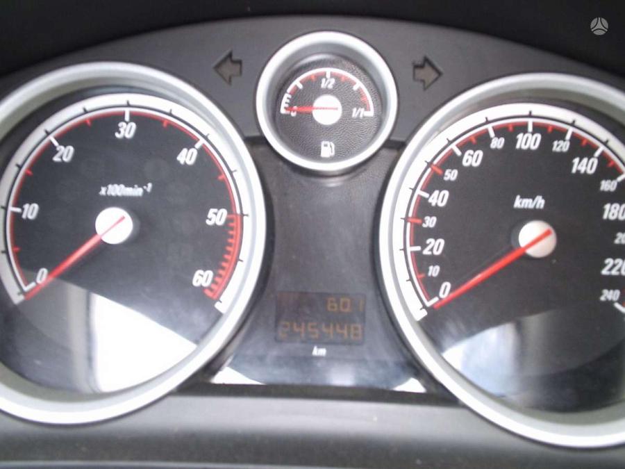 Black Opel Astra 2005 in Kaunas, with an engine capacity of 1.91 L and mileage of 246 thousand km for 1150 €, photo 13 on AUTOMOTO.COM.LV