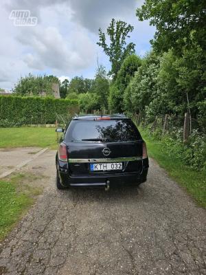 Melns Opel Astra 2005 Telšiai, ar dzinēja tilpumu 1.70 L un nobraukumu 294 tūkst. km par 1250 €, foto 4 vietnē AUTOMOTO.COM.LV