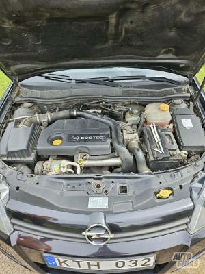 Melns Opel Astra 2005 Telšiai, ar dzinēja tilpumu 1.70 L un nobraukumu 294 tūkst. km par 1250 €, foto 7 vietnē AUTOMOTO.COM.LV