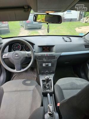 Melns Opel Astra 2005 Telšiai, ar dzinēja tilpumu 1.70 L un nobraukumu 294 tūkst. km par 1250 €, foto 8 vietnē AUTOMOTO.COM.LV