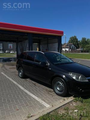 Black Opel Astra 2005 in Riga, with an engine capacity of 1.90 L and mileage of 381 thousand km for 1100 €, photo 3 on AUTOMOTO.COM.LV