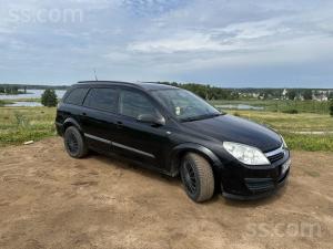 Black Opel Astra 2005 in Daugavpils, with an engine capacity of 1.80 L and mileage of 254 thousand km for 750 €, photo 4 on AUTOMOTO.COM.LV