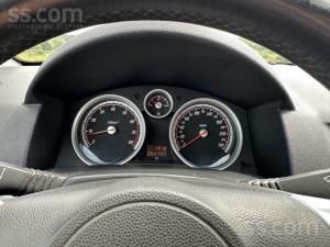 Black Opel Astra 2005 in Daugavpils, with an engine capacity of 1.80 L and mileage of 254 thousand km for 750 €, photo 8 on AUTOMOTO.COM.LV
