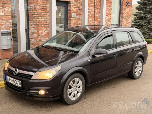 Black Opel Astra 2006 in Riga, with an engine capacity of 1.90 L and mileage of 272 thousand km for 1700 €, photo 2 on AUTOMOTO.COM.LV