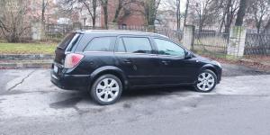 Melns Opel Astra 2006 Panevēža, ar dzinēja tilpumu 1.90 L un nobraukumu 285 tūkst. km par 1000 €, foto 5 vietnē AUTOMOTO.COM.LV