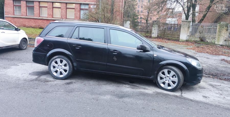 Melns Opel Astra 2006 Panevēža, ar dzinēja tilpumu 1.90 L un nobraukumu 285 tūkst. km par 1000 €, foto 7 vietnē AUTOMOTO.COM.LV