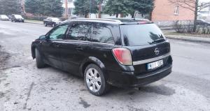 Melns Opel Astra 2006 Panevēža, ar dzinēja tilpumu 1.90 L un nobraukumu 285 tūkst. km par 1000 €, foto 9 vietnē AUTOMOTO.COM.LV