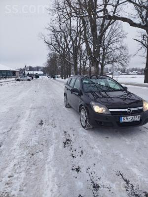 Melns Opel Astra 2006 Valmiera, ar dzinēja tilpumu 1.90 L un nobraukumu 348 tūkst. km par 1500 €, foto  vietnē AUTOMOTO.COM.LV