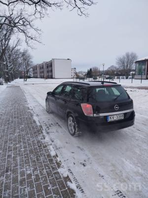 Black Opel Astra 2006 in Valmiera, with an engine capacity of 1.90 L and mileage of 348 thousand km for 1500 €, photo 8 on AUTOMOTO.COM.LV