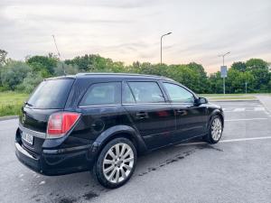Melns Opel Astra 2006 Kauņa, ar dzinēja tilpumu 1.90 L un nobraukumu 240 tūkst. km par 1498 €, foto 3 vietnē AUTOMOTO.COM.LV