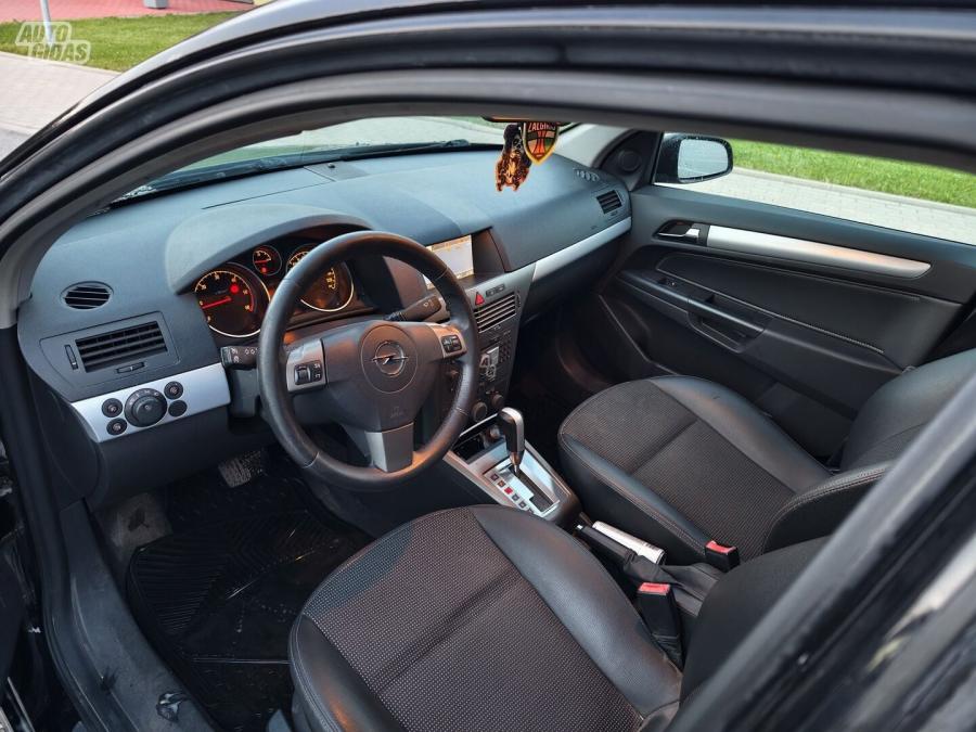 Melns Opel Astra 2006 Kauņa, ar dzinēja tilpumu 1.90 L un nobraukumu 240 tūkst. km par 1498 €, foto 6 vietnē AUTOMOTO.COM.LV