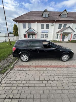 Black Opel Astra 2006 in Alytus, with an engine capacity of 1.80 L and mileage of 267 thousand km for 1000 €, photo 5 on AUTOMOTO.COM.LV