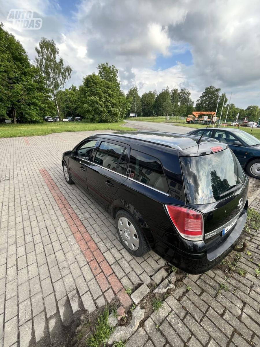 Black Opel Astra 2006 in Alytus, with an engine capacity of 1.80 L and mileage of 267 thousand km for 1000 €, photo 7 on AUTOMOTO.COM.LV