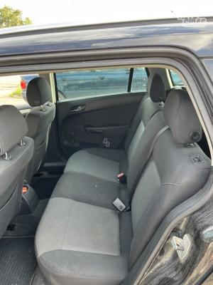 Black Opel Astra 2006 in Alytus, with an engine capacity of 1.80 L and mileage of 267 thousand km for 1000 €, photo 9 on AUTOMOTO.COM.LV