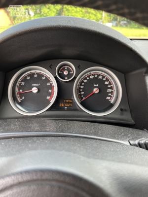 Black Opel Astra 2006 in Alytus, with an engine capacity of 1.80 L and mileage of 267 thousand km for 1000 €, photo 11 on AUTOMOTO.COM.LV